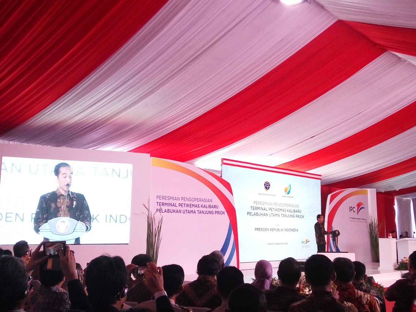 Jokowi inaugurates Kalibaru Container Terminal - Business - The Jakarta ...