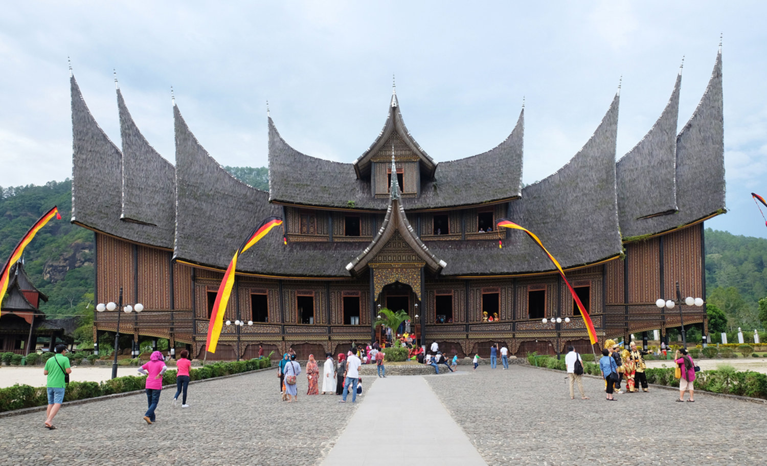 Local movie highlights Minangkabau culture, landscapes - Entertainment ...