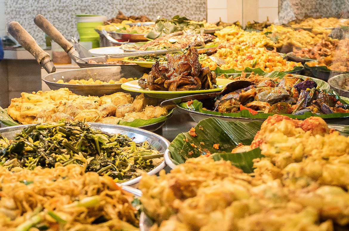 Backstory behind favorite dining spot of locals: 'warteg' - Food - The ...
