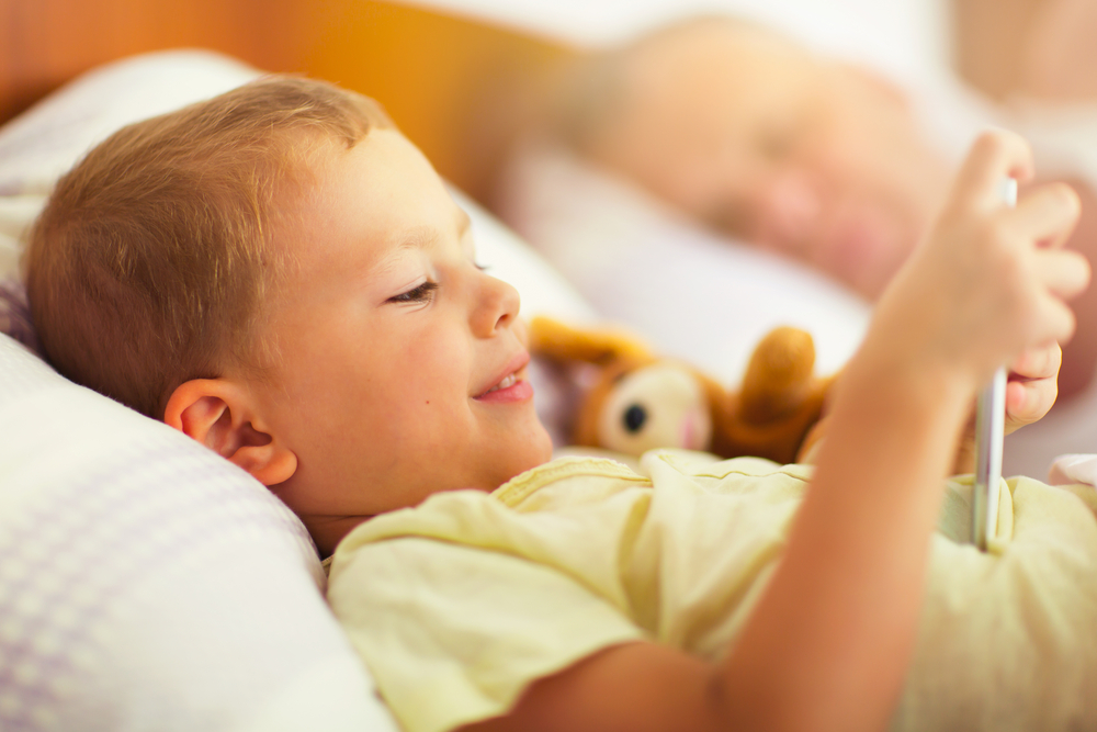 Three ways to protect kids’ eyes from a smartphone’s blue light ...