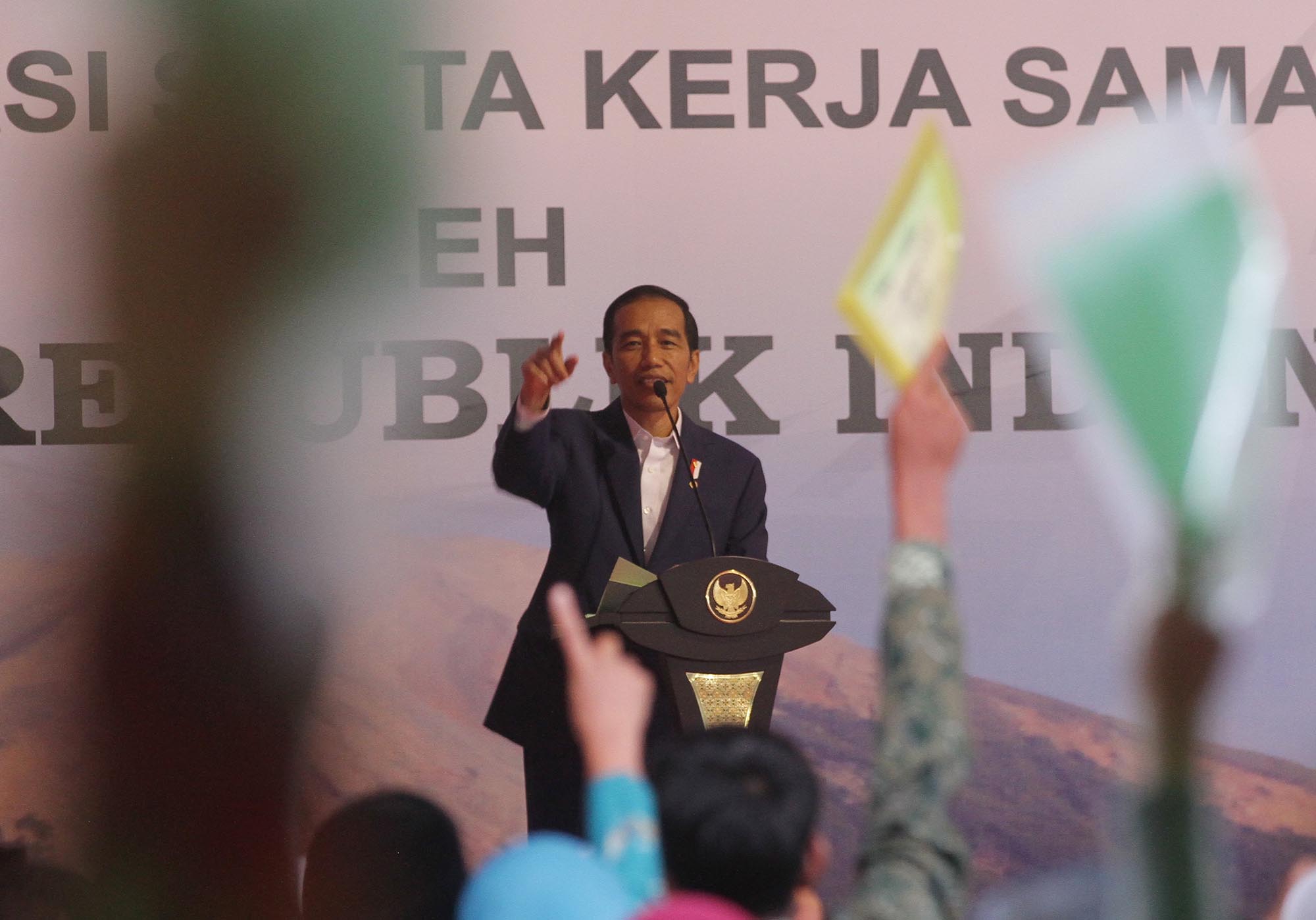 Jokowi: presidential threshold must be maintained - Politics - The ...
