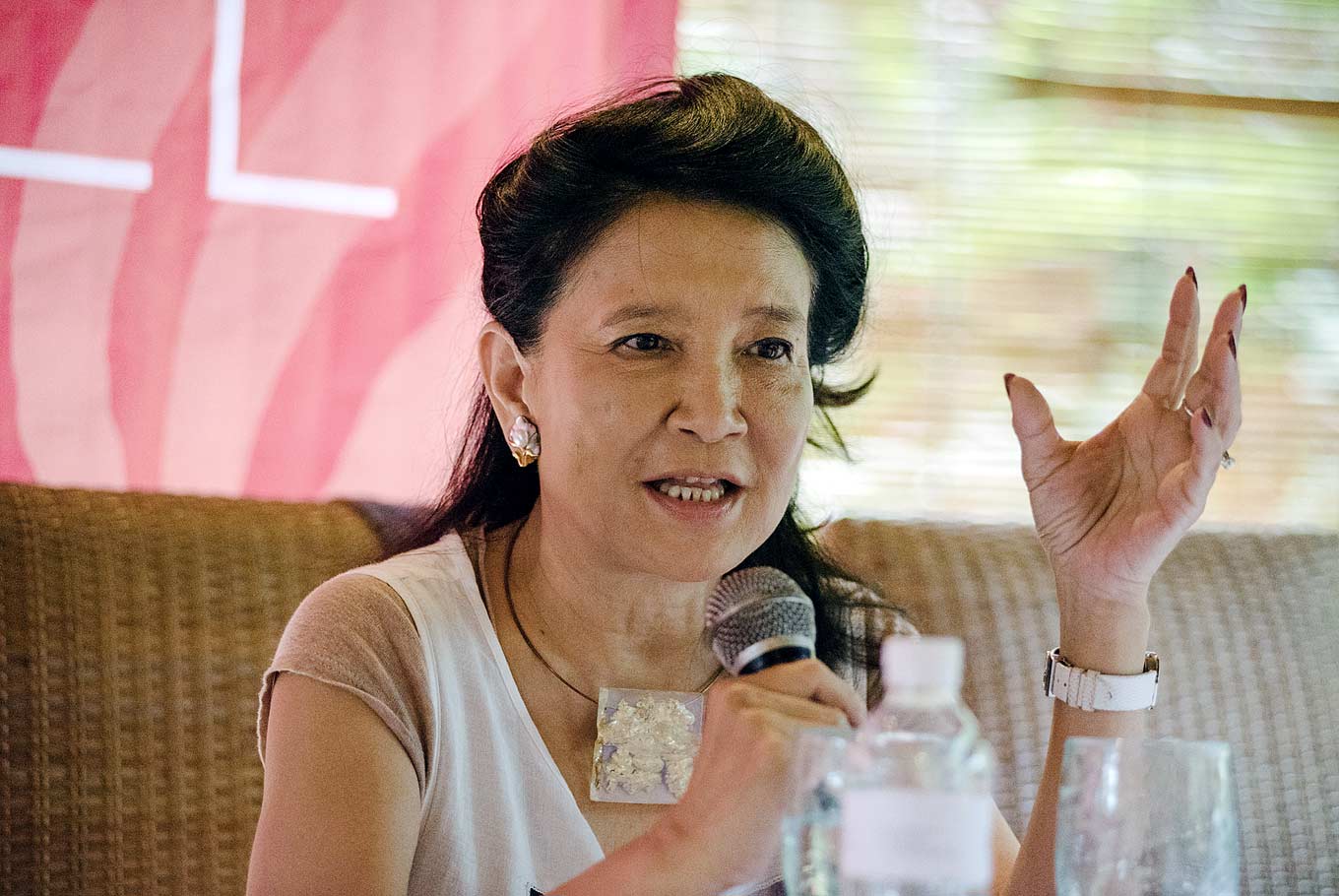 Jung Chang: Bravely challenges China's history - Books - The Jakarta Post