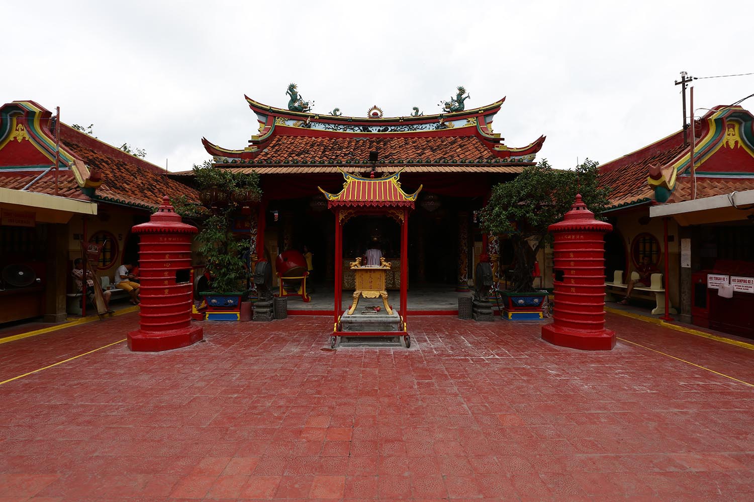 Two well-preserved traditions of Tangerang’s Benteng Chinese - Art ...