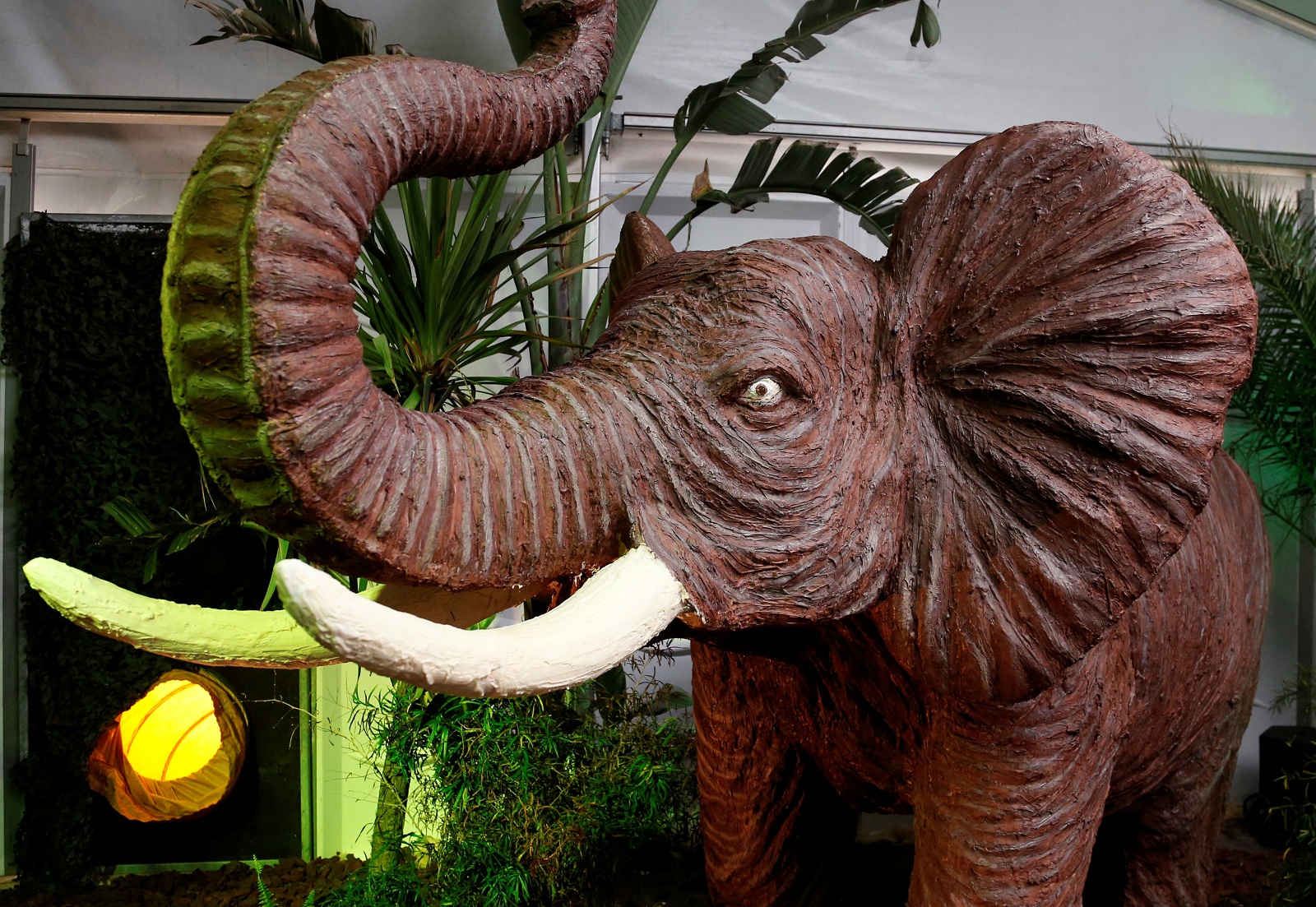 Huge chocolate statues spring up in Belgium - Art & Culture - The ...