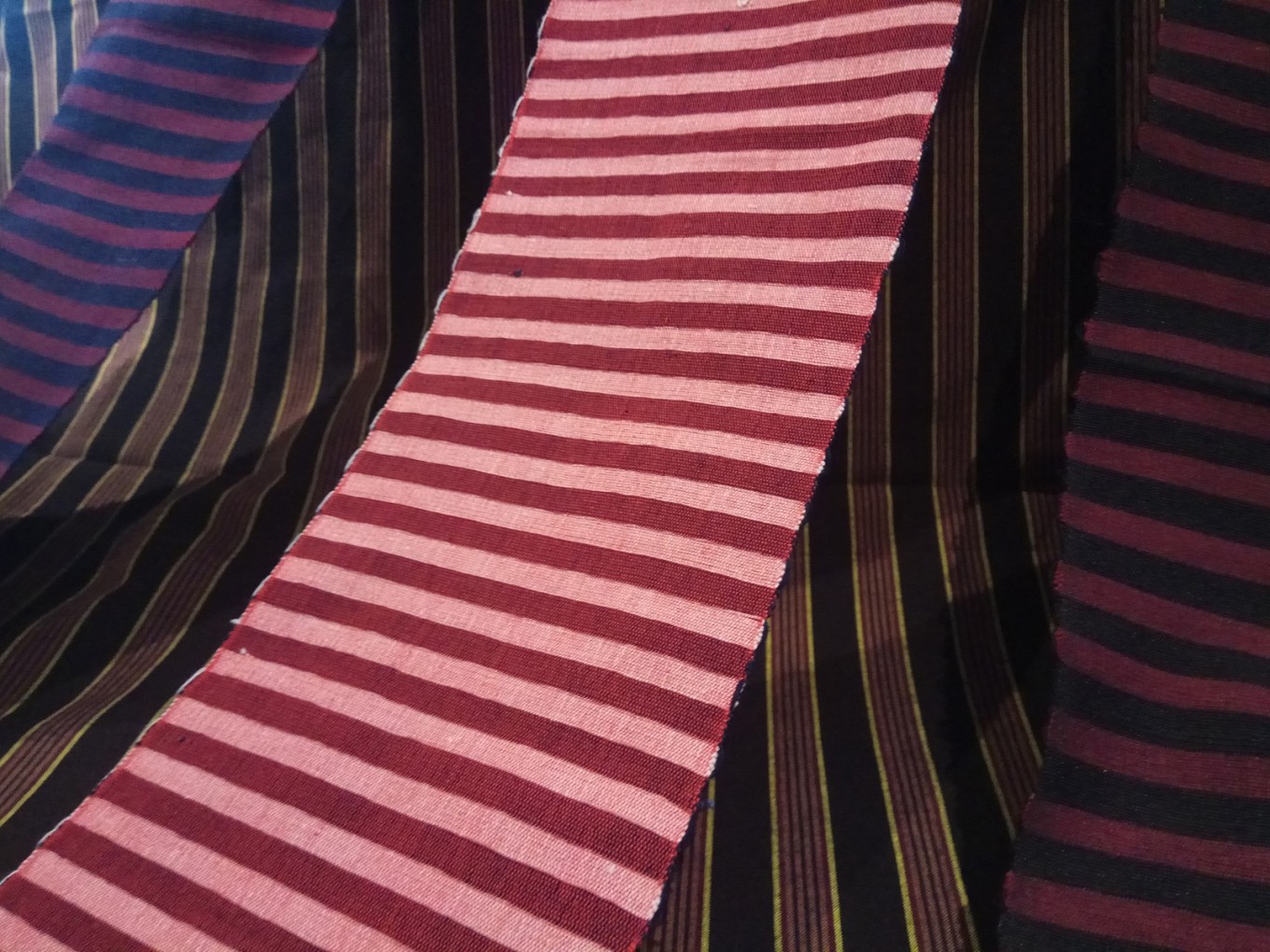 'Lurik' fashion show enlivens Kartini Day in Surakarta - Art & Culture ...