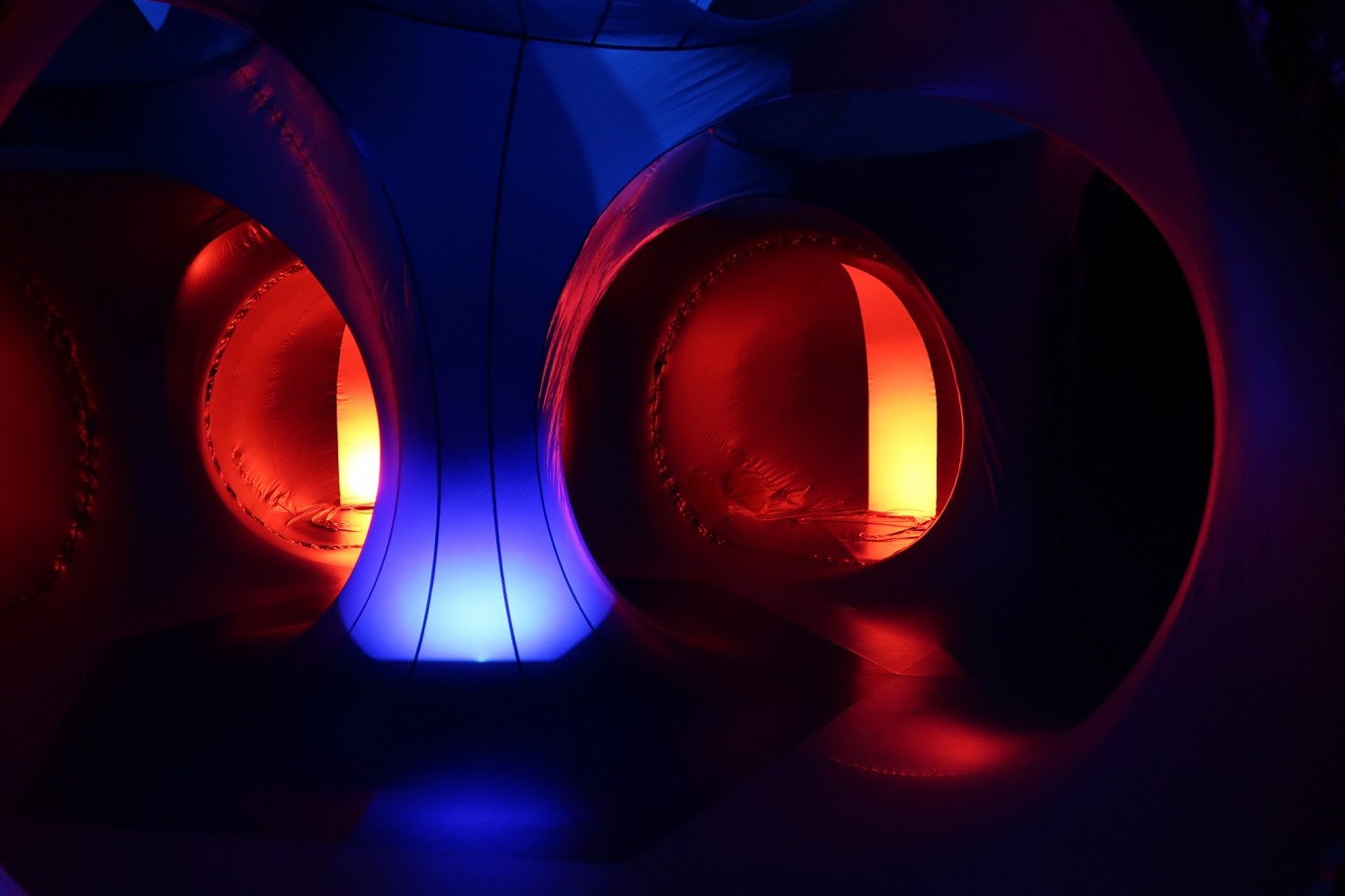 Trilumin Luminarium exhibition offers light, color experiences ...