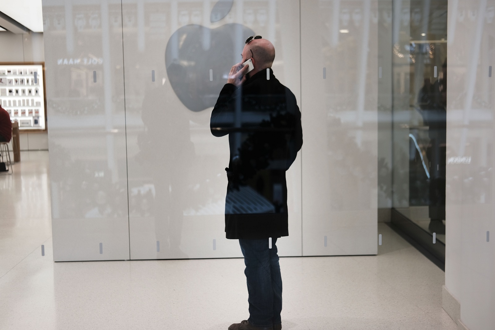 Apple's bombshell and the trillion-dollar question - Science & Tech ...