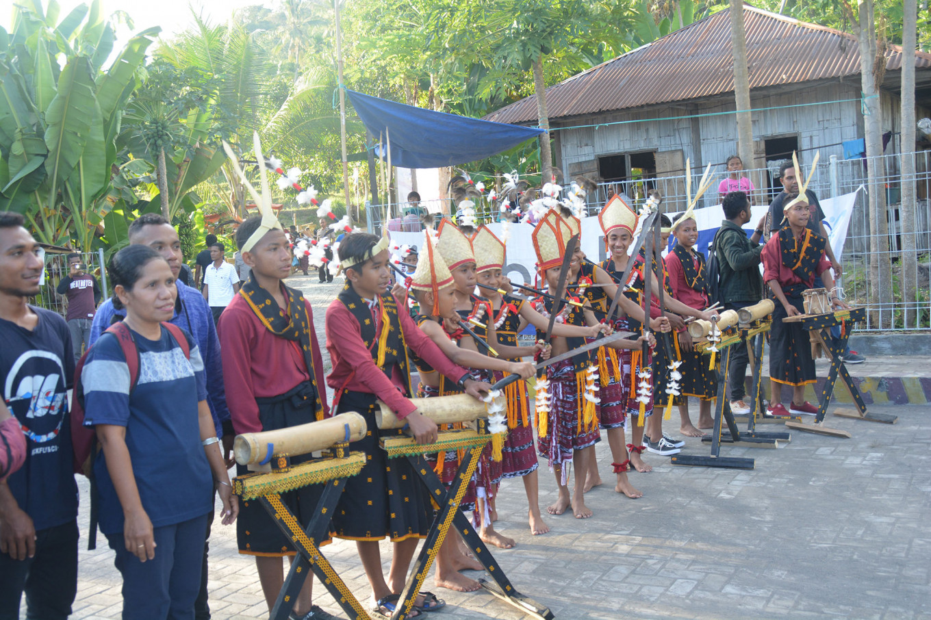 Beach festival presents traditional dances of Flores' Nagekeo - Art ...