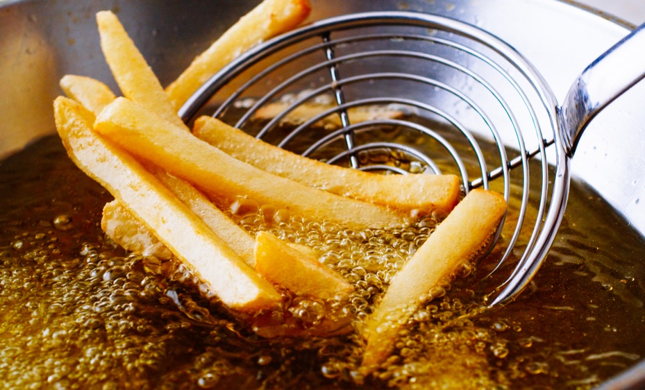 Dear home cooks, avoid these common mistakes when deep frying - Food ...