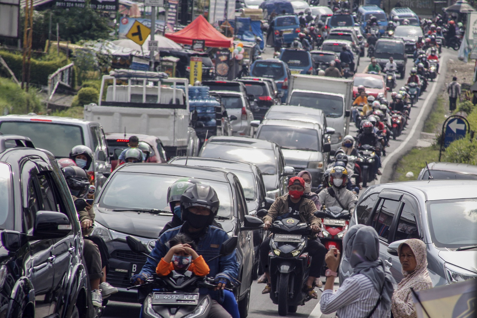 West Java governor urges Jakarta residents to avoid visiting Puncak ...