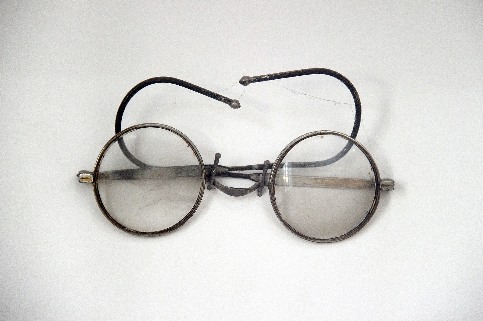 Gandhi's iconic glasses go on sale in UK - Art & Culture - The Jakarta Post