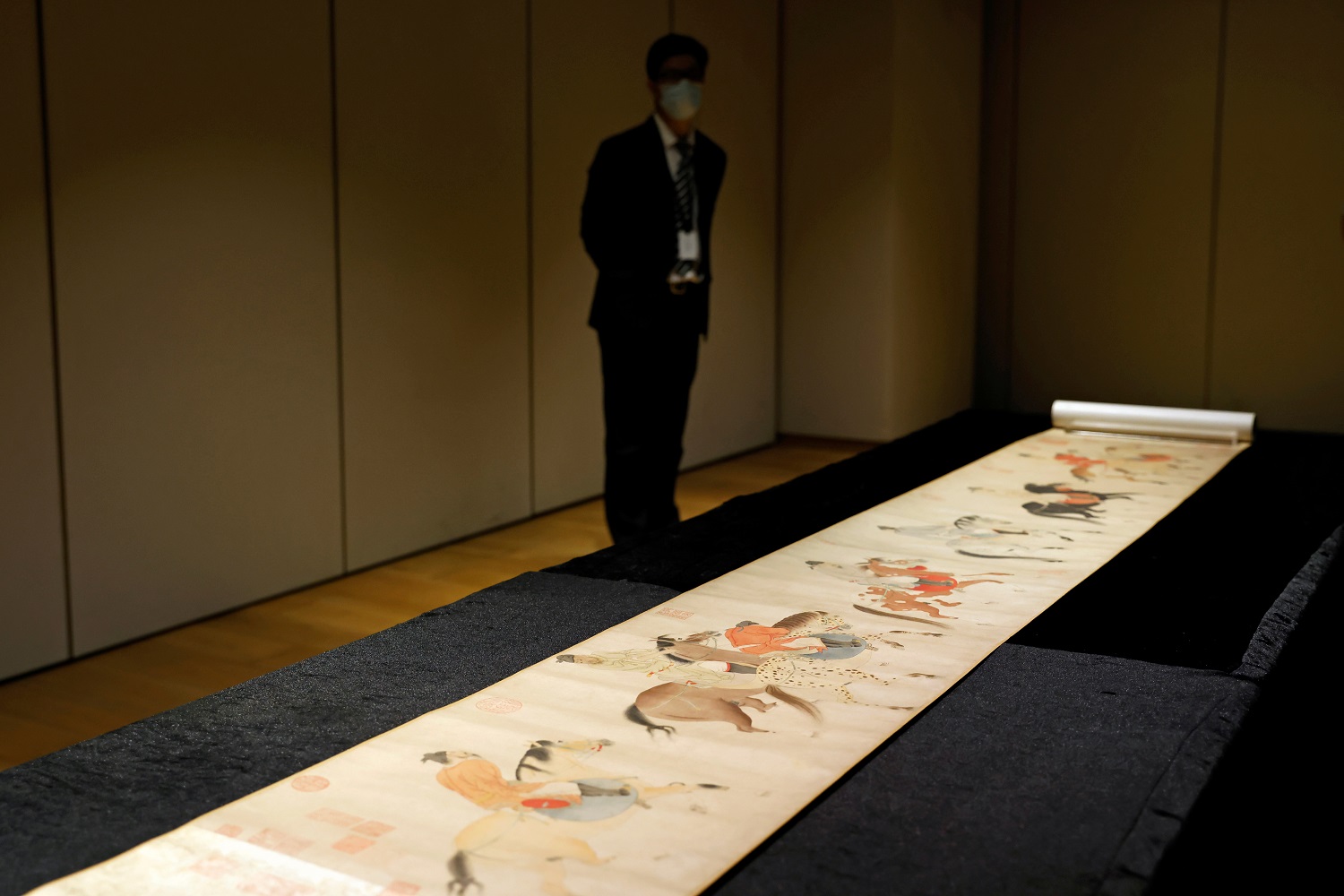 Rare 700-year-old Chinese Scroll goes under the hammer in Hong Kong ...