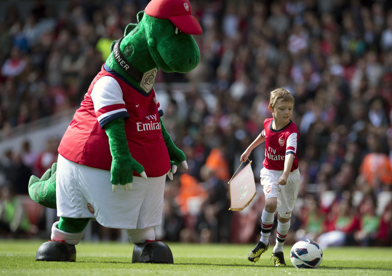 Gunnersaurus returns to Arsenal after extinction fears - Sports - The ...
