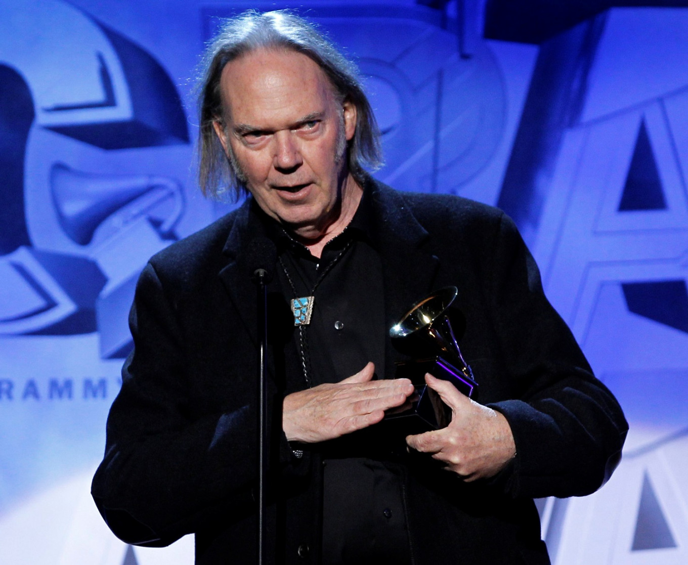 Neil Young ends lawsuit against Donald Trump's campaign over use of his ...