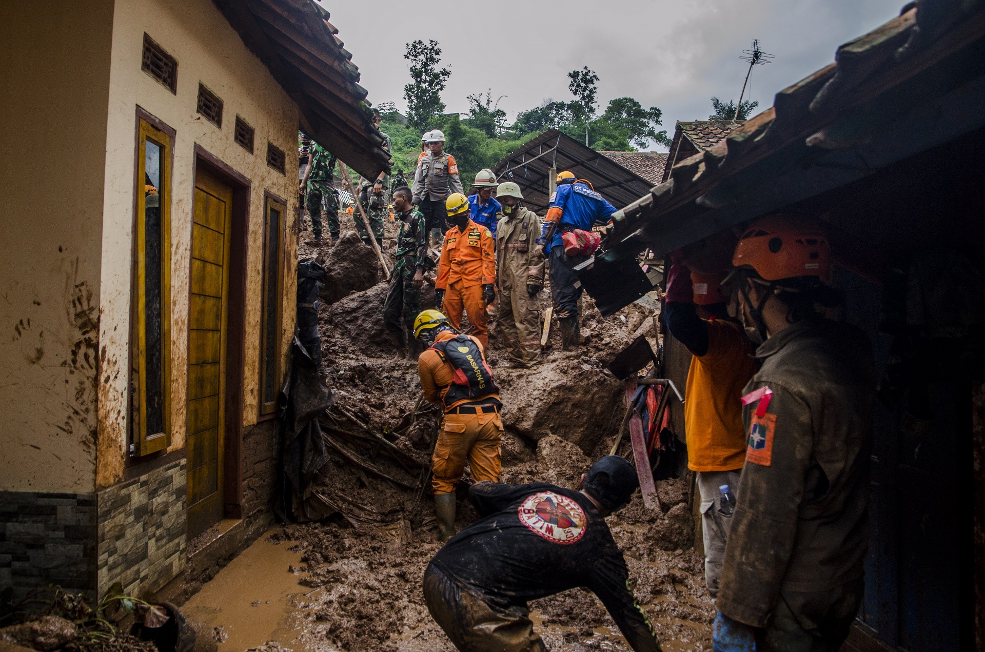 Rescuers among casualties of West Java landslides - National - The ...
