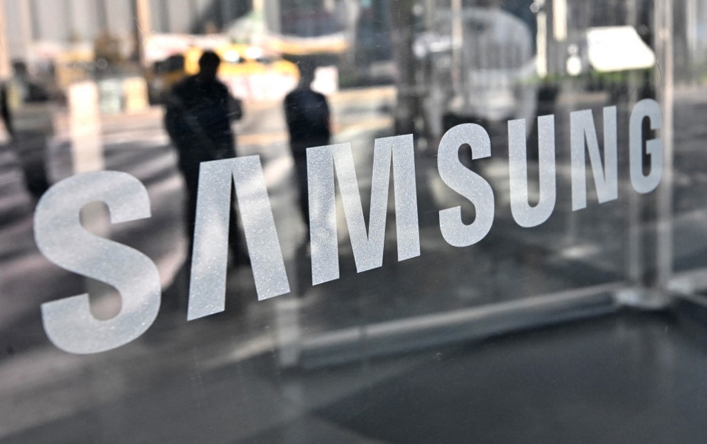 Samsung bans use of ChatGPT for mobile, appliances staff - Science ... Samsung bans use of ChatGPT for mobile, appliances staff - Science ...