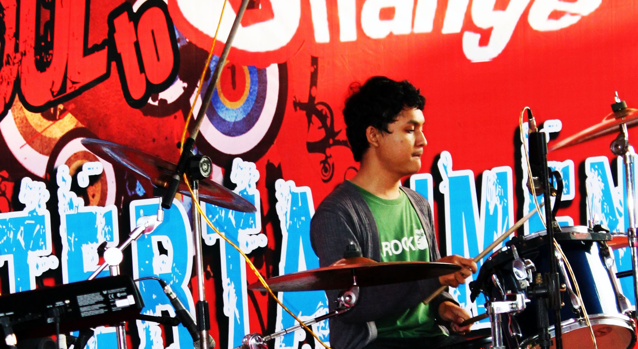 Emo-tional memories: How a popular 2000s music genre shaped millennials ...