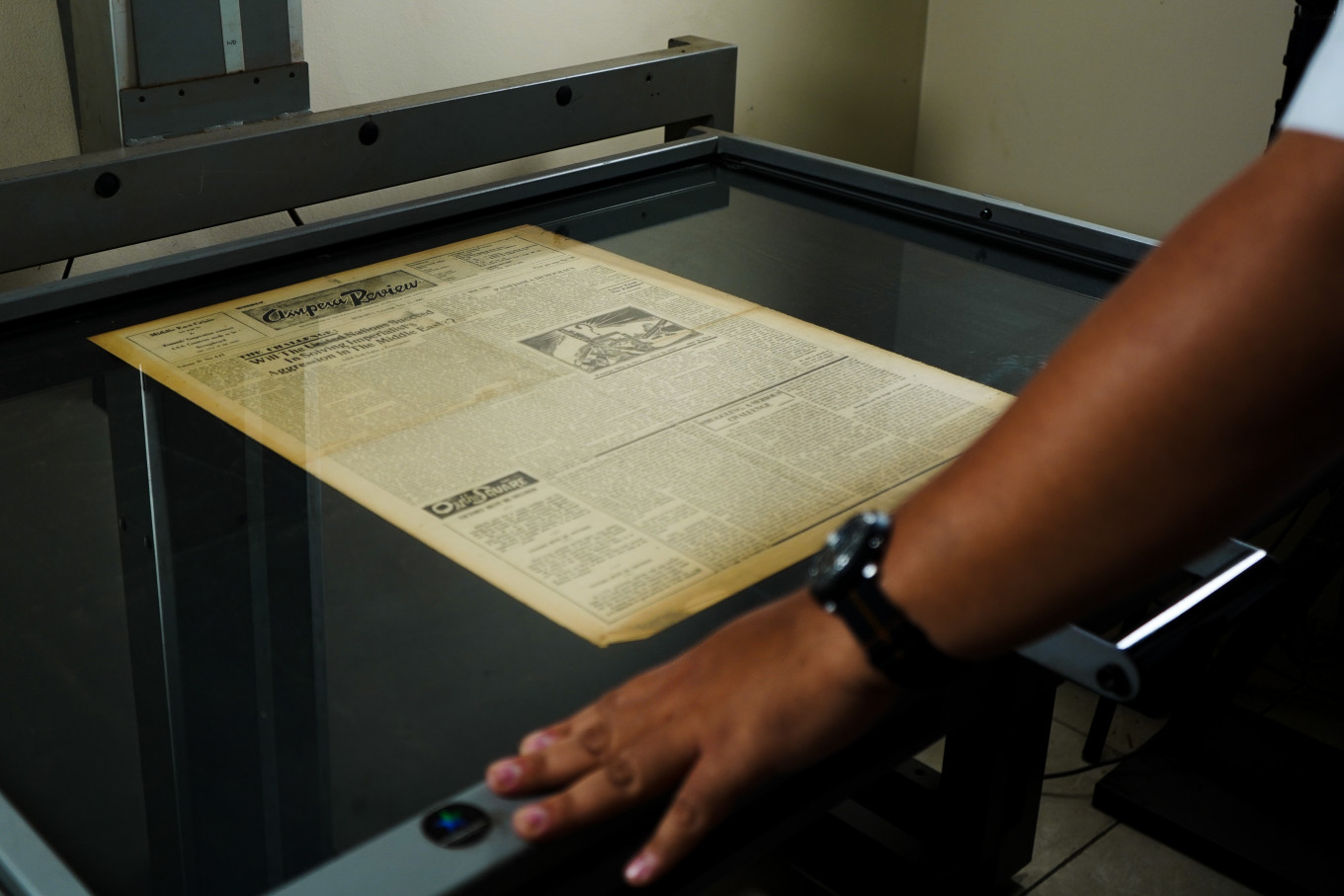Digitizing Indonesia’s newspapers before they fall to pieces - Sat ...