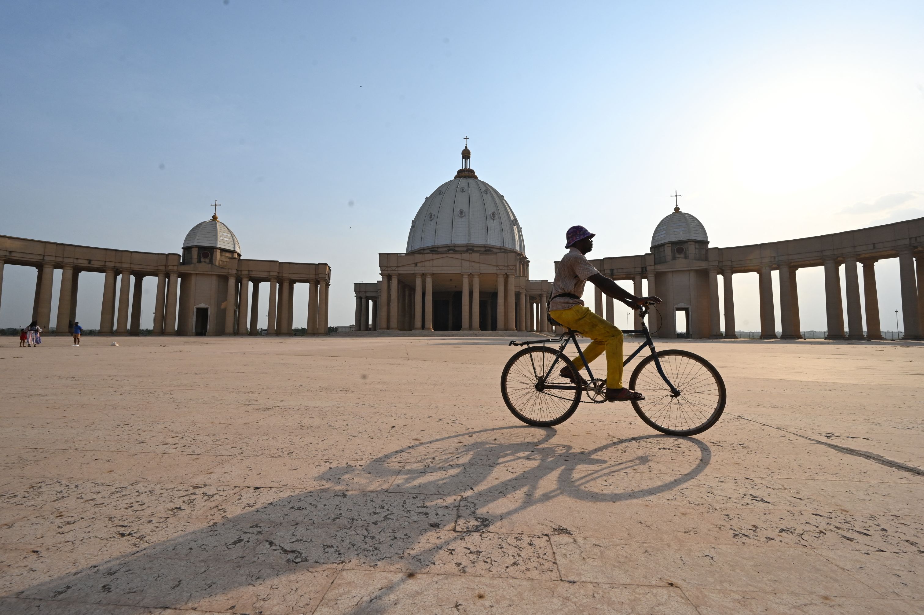 40 years on, Ivory Coast’s capital struggles to make its mark - Tue ...