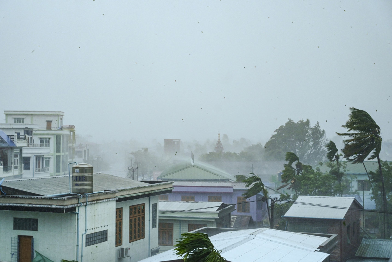 Category 5 Cyclone Mocha hits Myanmar, Bangladesh - Mon, May 15, 2023 ...