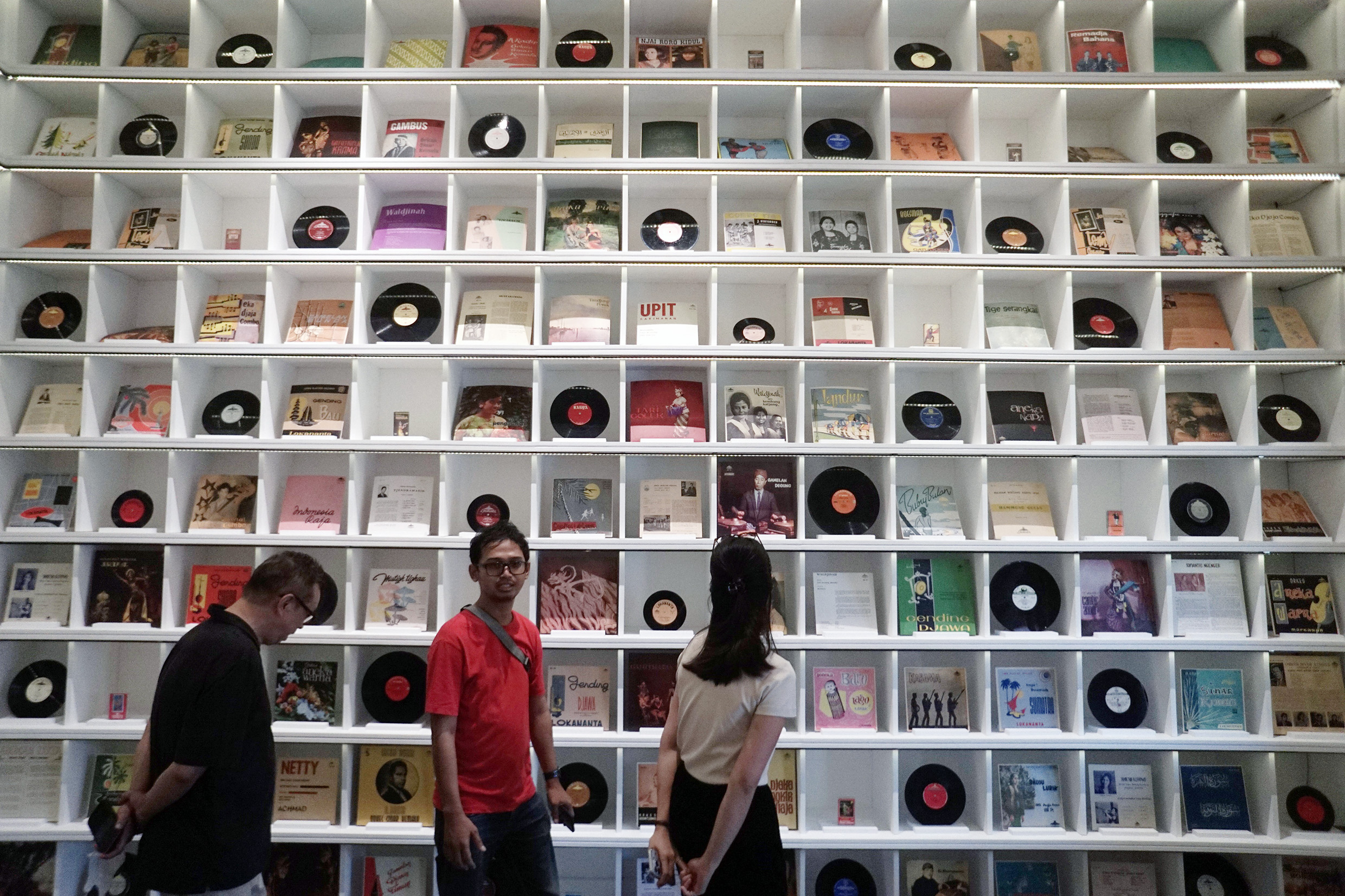 Legendary studio Lokananta makes much-anticipated comeback - Thu, June ...