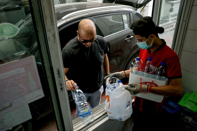 ‘Drive-throw' recycling aims to ease Lebanon garbage crisis - Tue, July ...