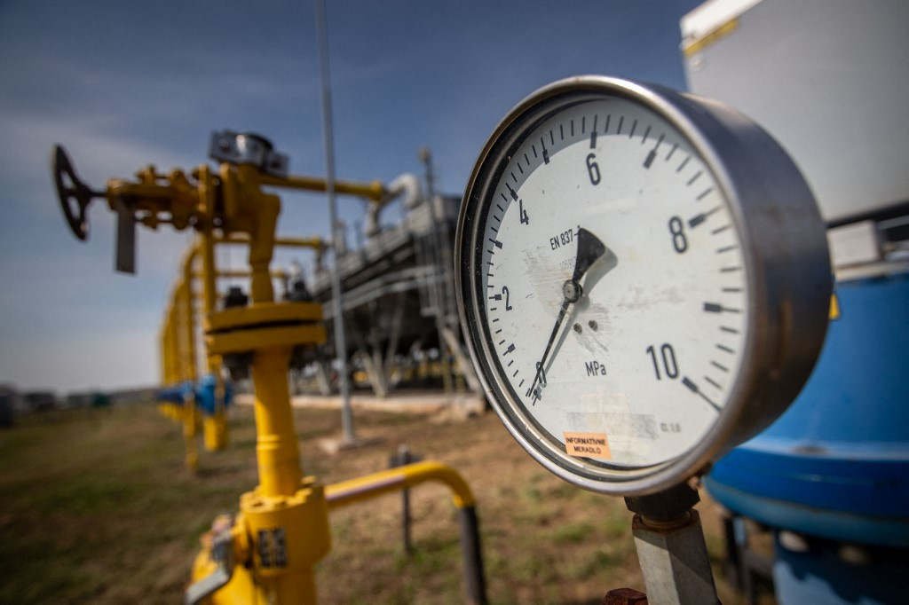 Moscow, Kyiv end Russian gas transit to Europe via Ukraine - Economy ...
